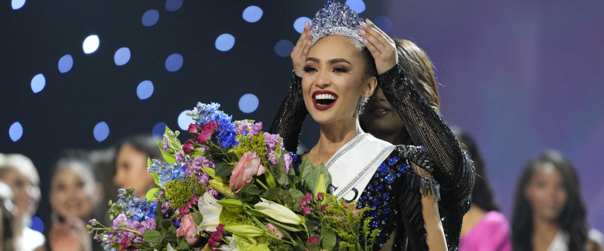 What is the Dress Code for Contestants in Beauty Pageants in Harris ...